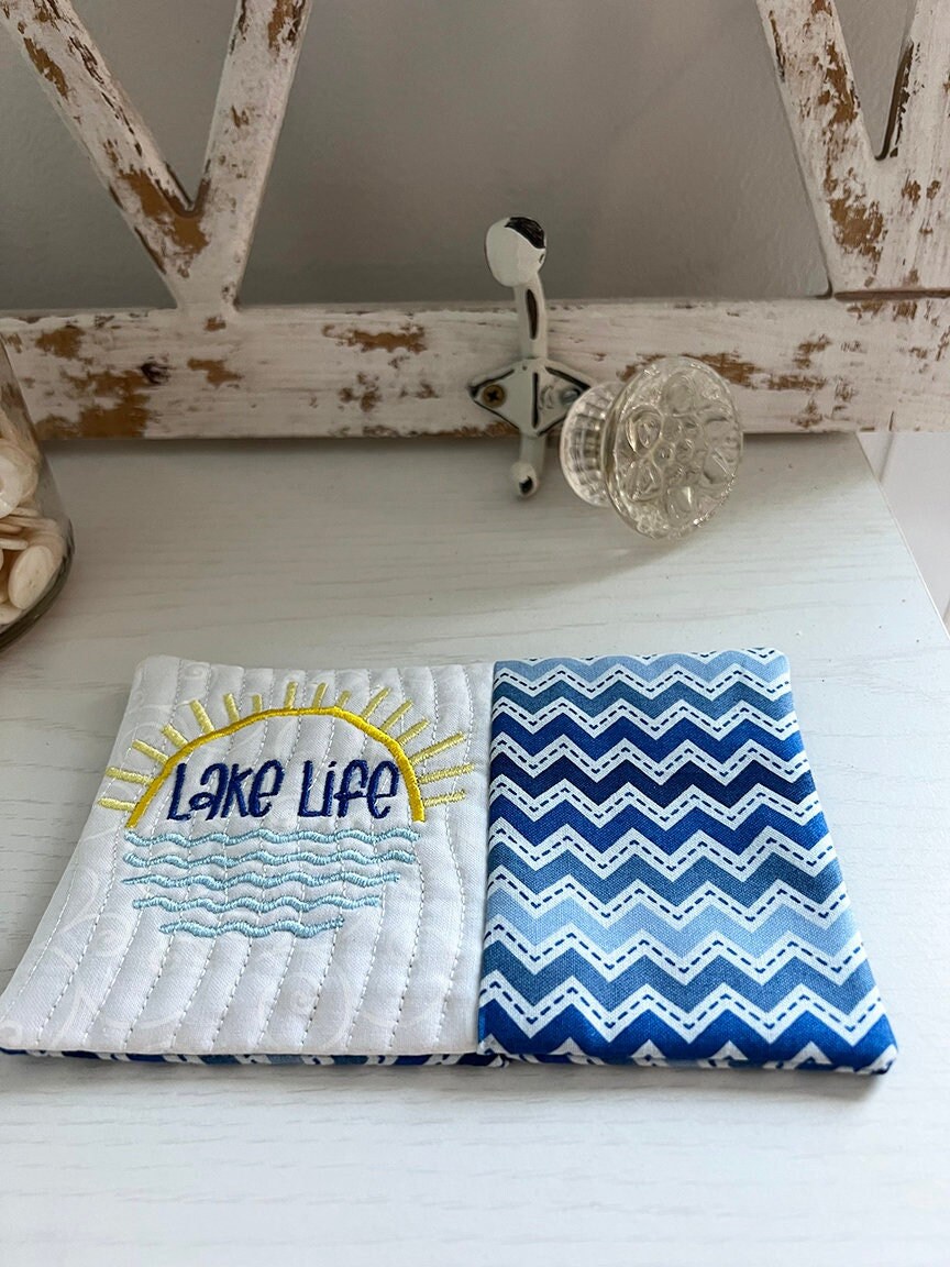 Lake Life Mug Rug, ITH Machine Embroidery Pattern, Summertime Mug Rug ...