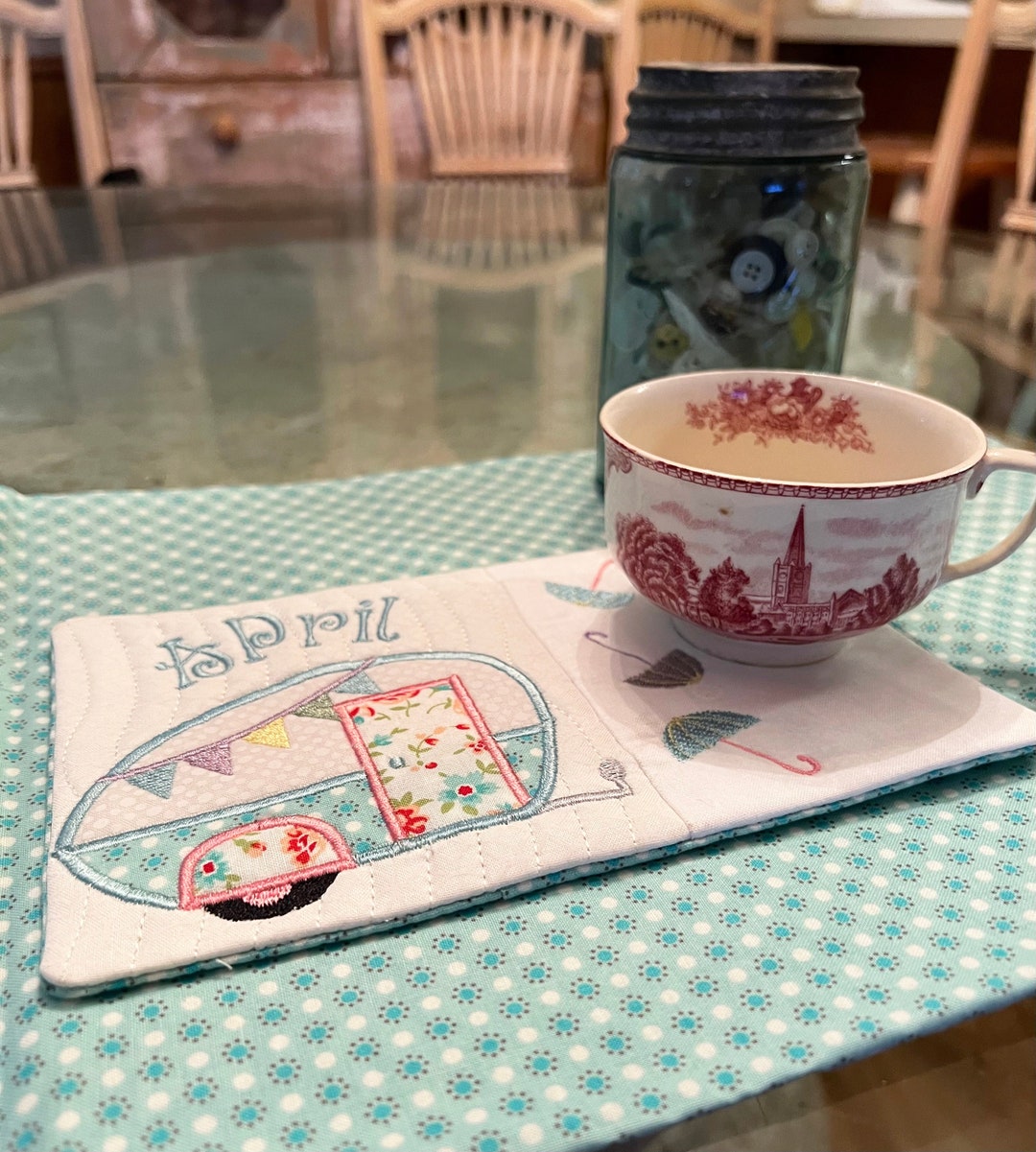 April Camper Mug Rug: Machine Embroidery and Applique Pattern (ITH) - Etsy