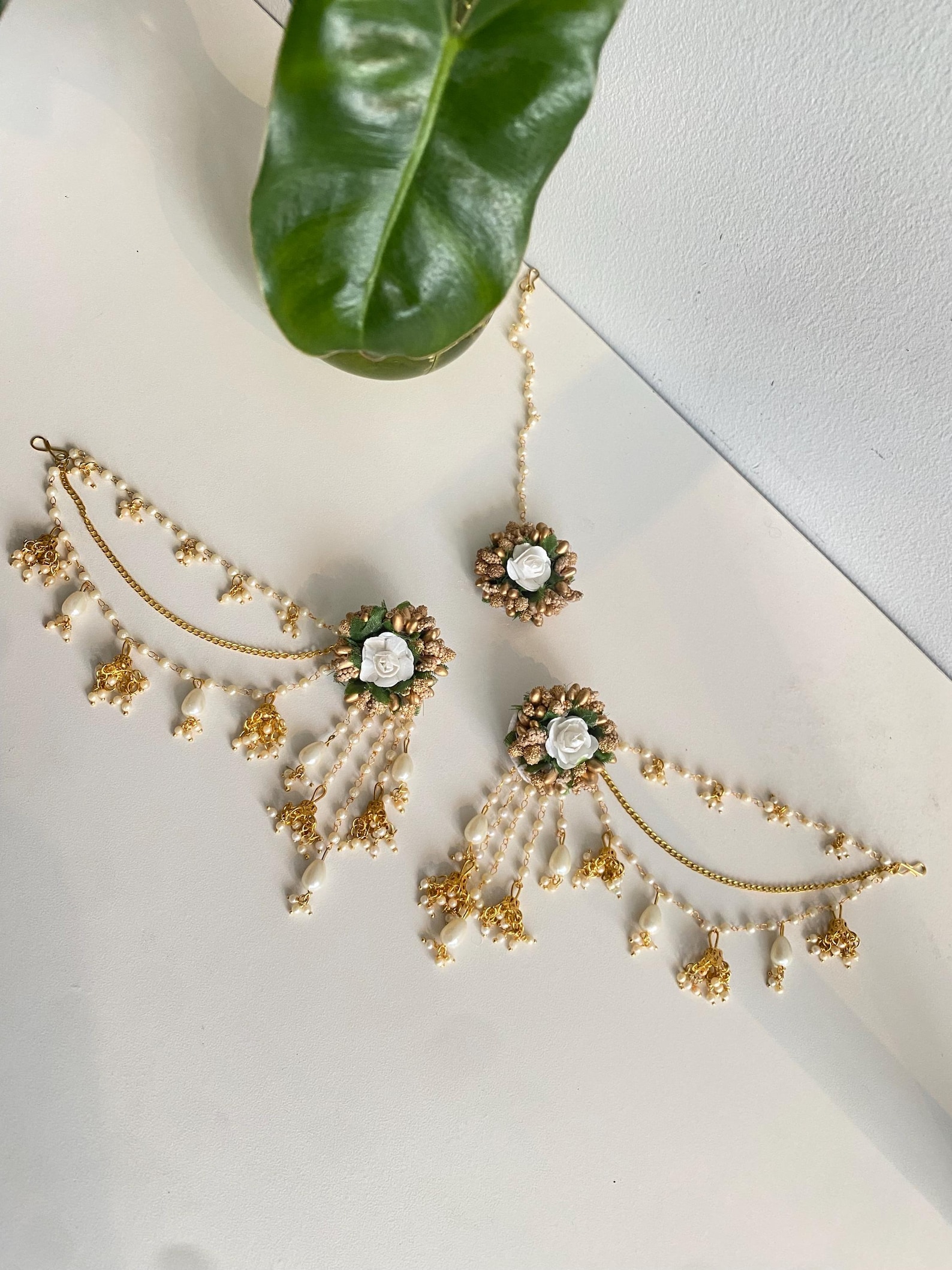 Floral Haldi Jewelry Set: Indian Bridal Tikka & Earrings - Etsy