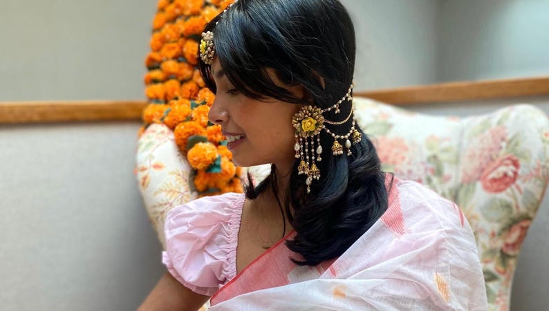 Floral Haldi Jewelry Set: Indian Bridal Tikka & Earrings - Etsy