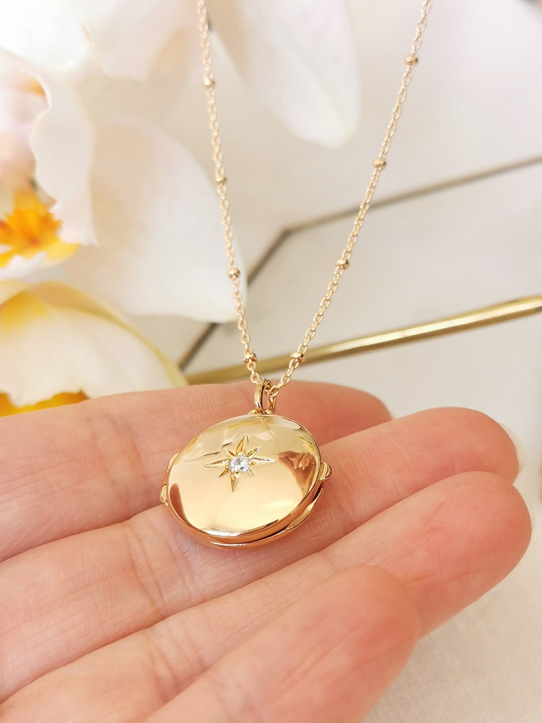 Personalized Necklace Gold-plated Photo Medallion Engraving Initials ...