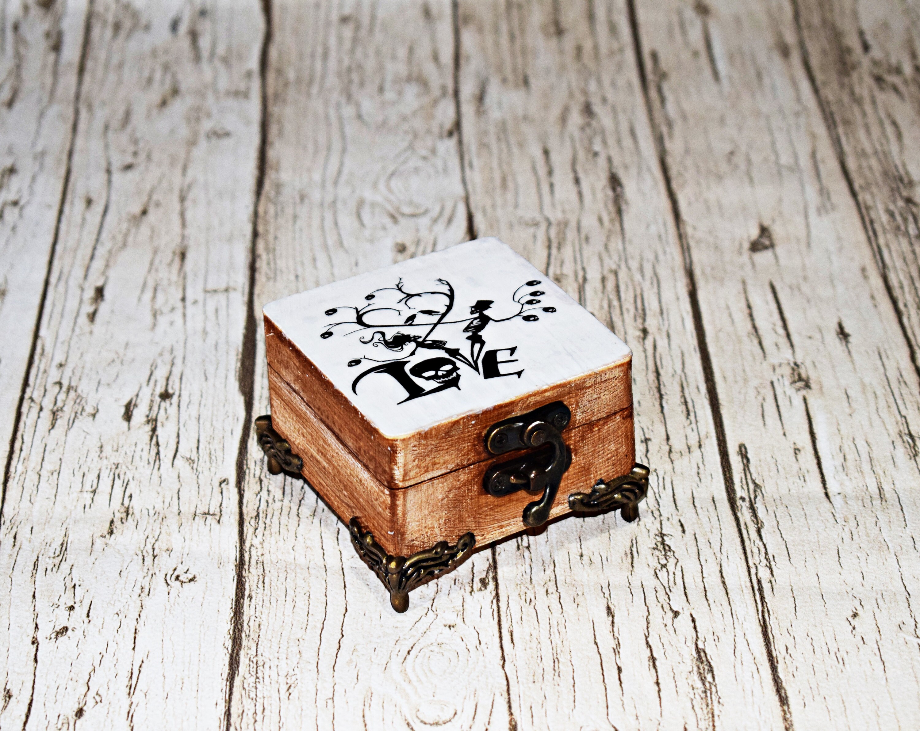 Skulls Ring Box, Gothic Wedding Proposal Box, Engagement Ring Holder ...