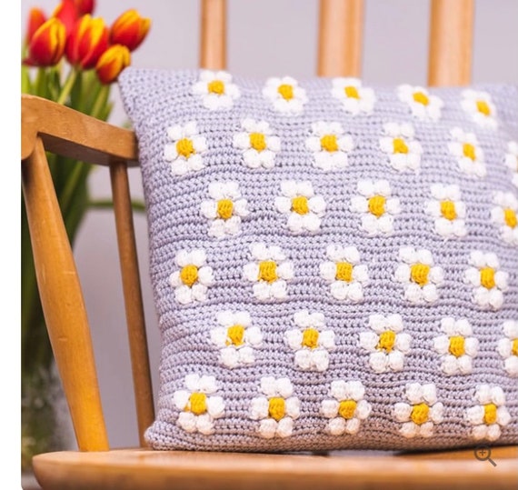 Daisy Bobble Cushion - Etsy