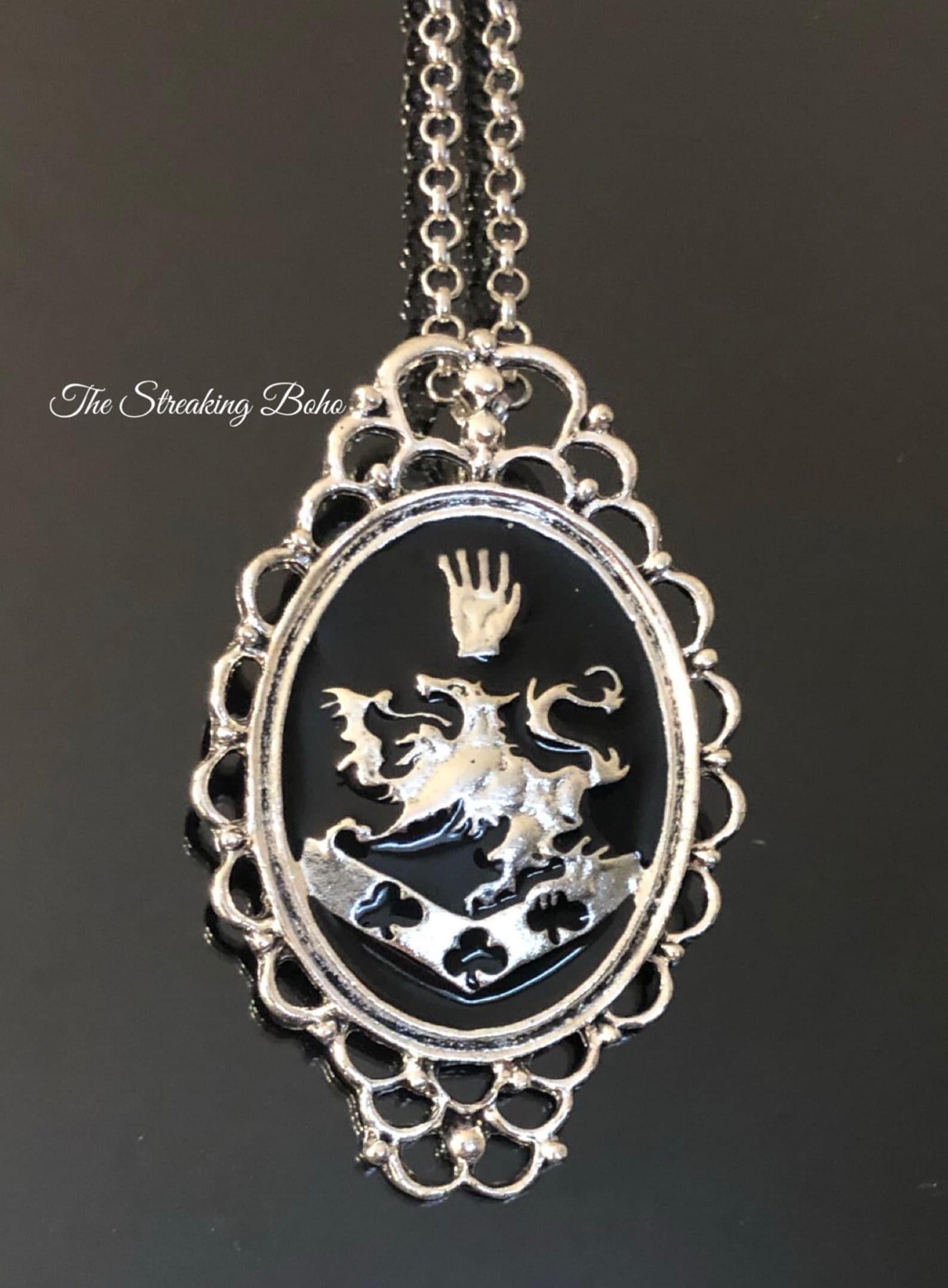 Twilight Inspired Cullen Crest - Rosa Lee - New Moon - Twilight Saga ...