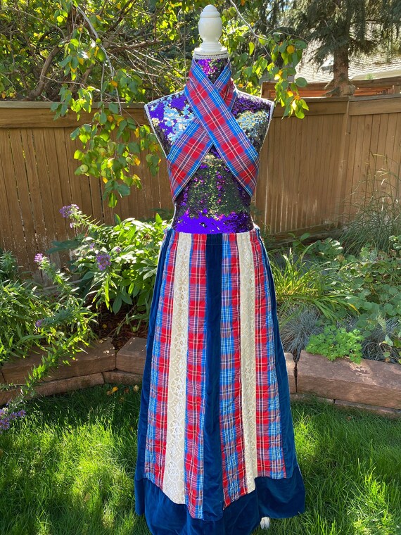 1970s Chessa Davis Skirt Blue Velvet with Lace and Qu… - Gem