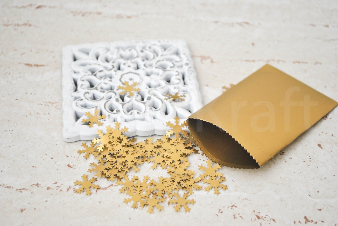 Gold 250 Small Snowflakes Paper Confetti Tiny, Teeny Snowflake Mini ...