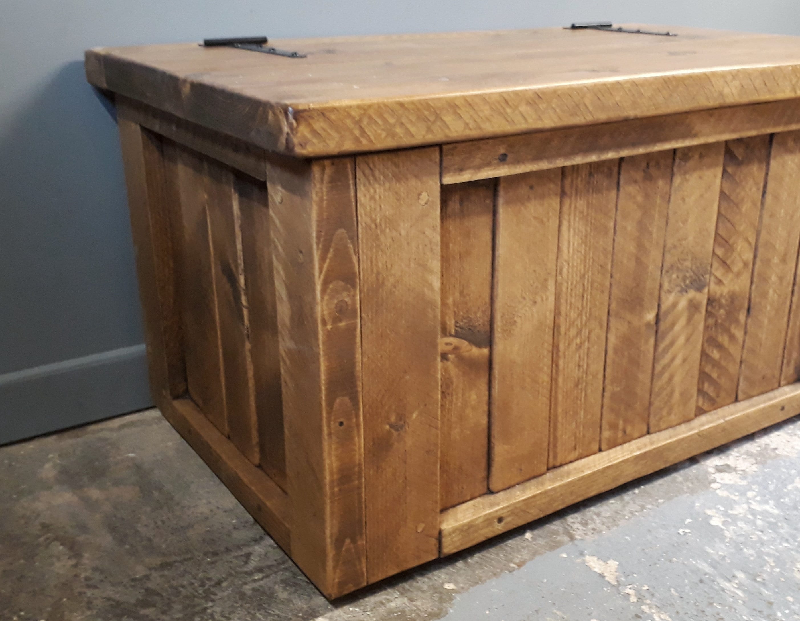 Reclaimed Rustic Wooden Trunk/coffee Table free Delivery - Etsy UK