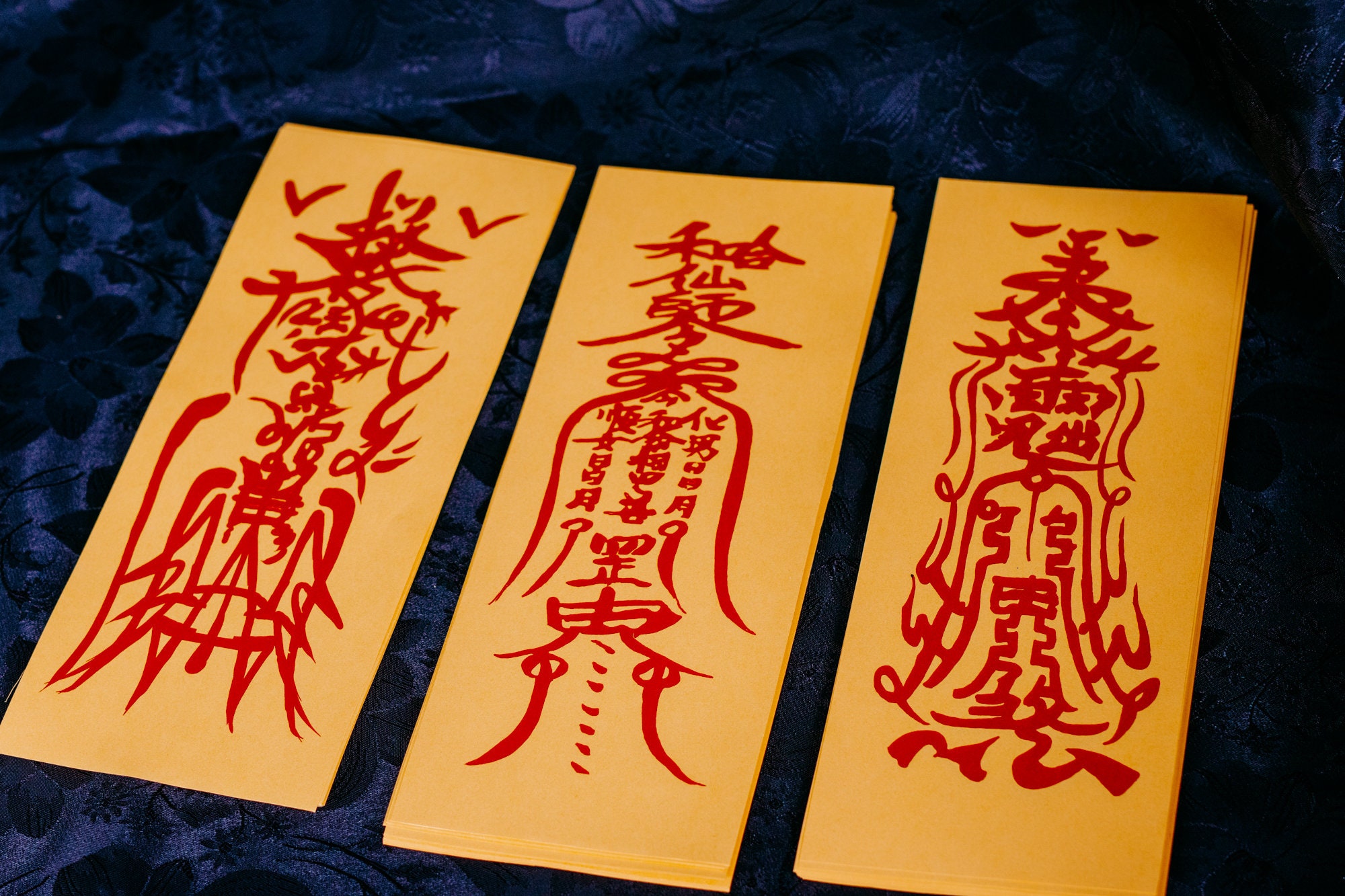 Talismanes de papel inspirados en The Untamed - Etsy México