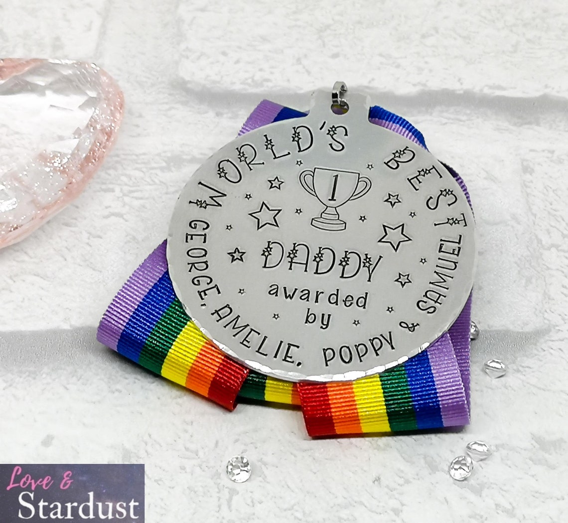 World's Best DADDY Medal for Father's Day Grandad Uncle Rainbow Ribbon ...