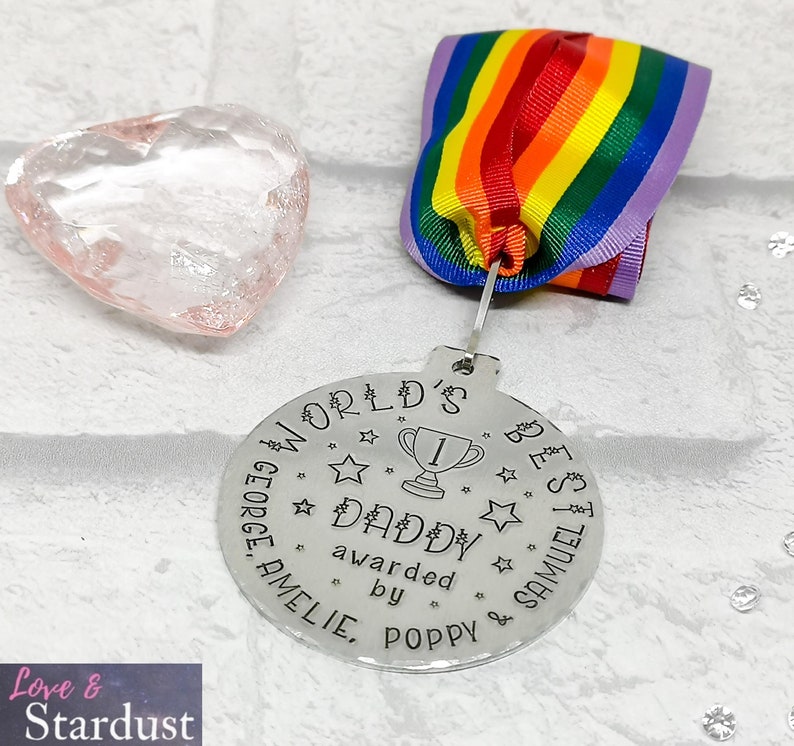 World's Best DADDY Medal for Father's Day Grandad Uncle Rainbow Ribbon ...