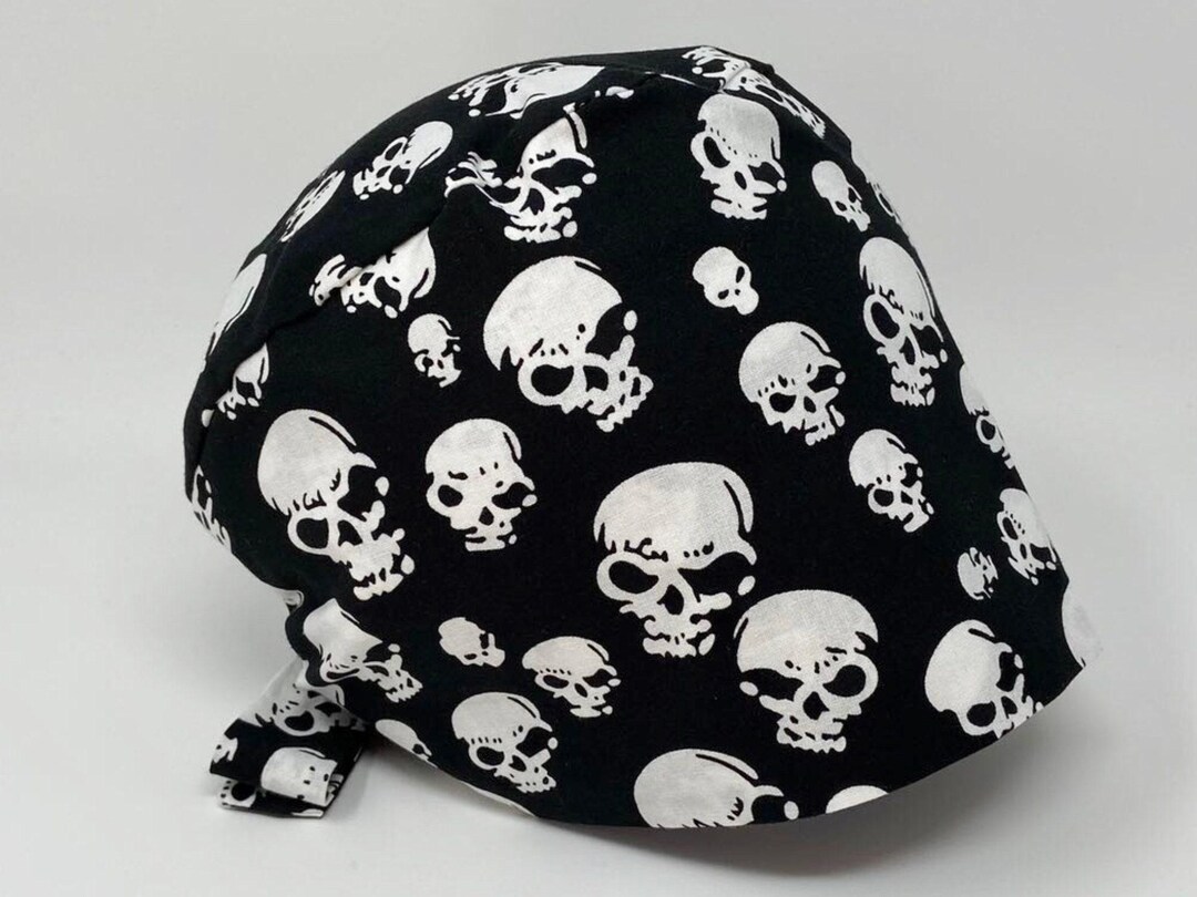 No Tariff (US/CA) - Scrub Cap - Skulls on Black - Unisex Pixie ...