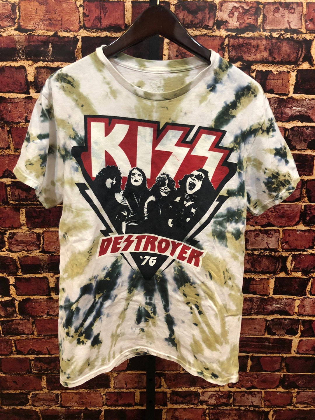 Custom Distressed Vintage Inspired KISS T-shirt M - Etsy