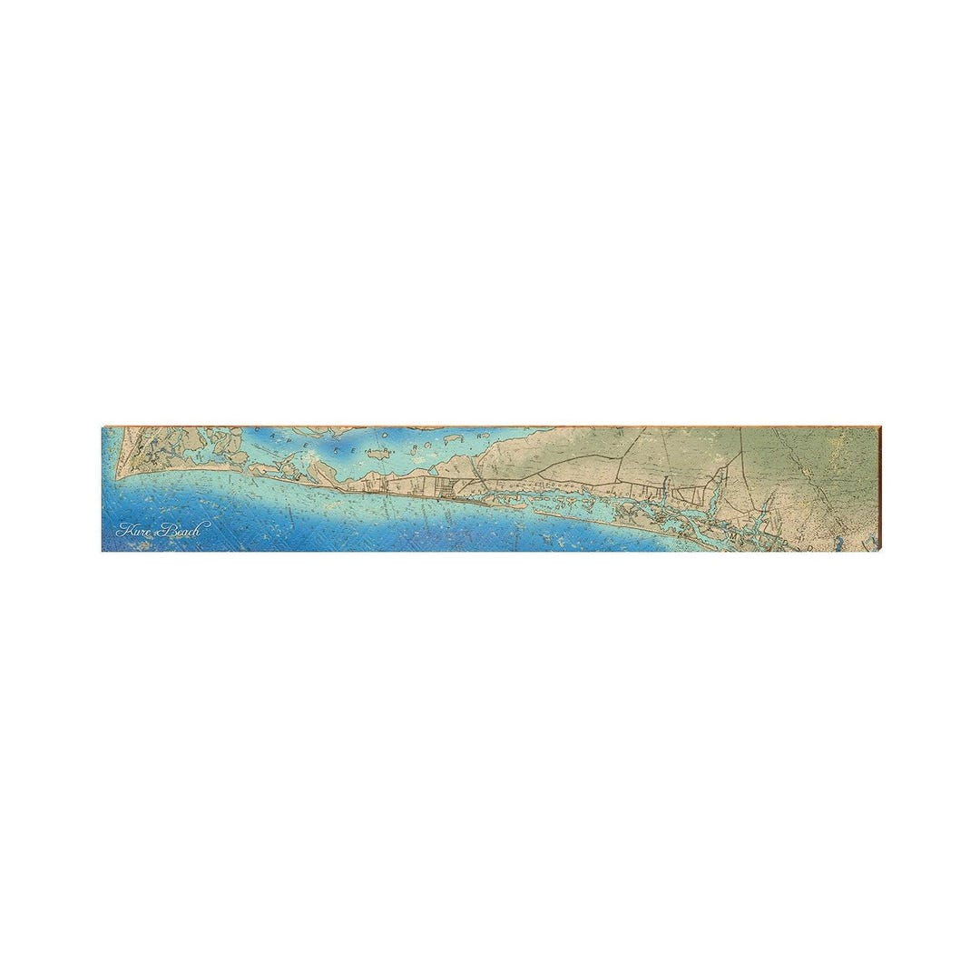 Letrero de madera con el mapa de Kure Beach, Carolina del Norte ...
