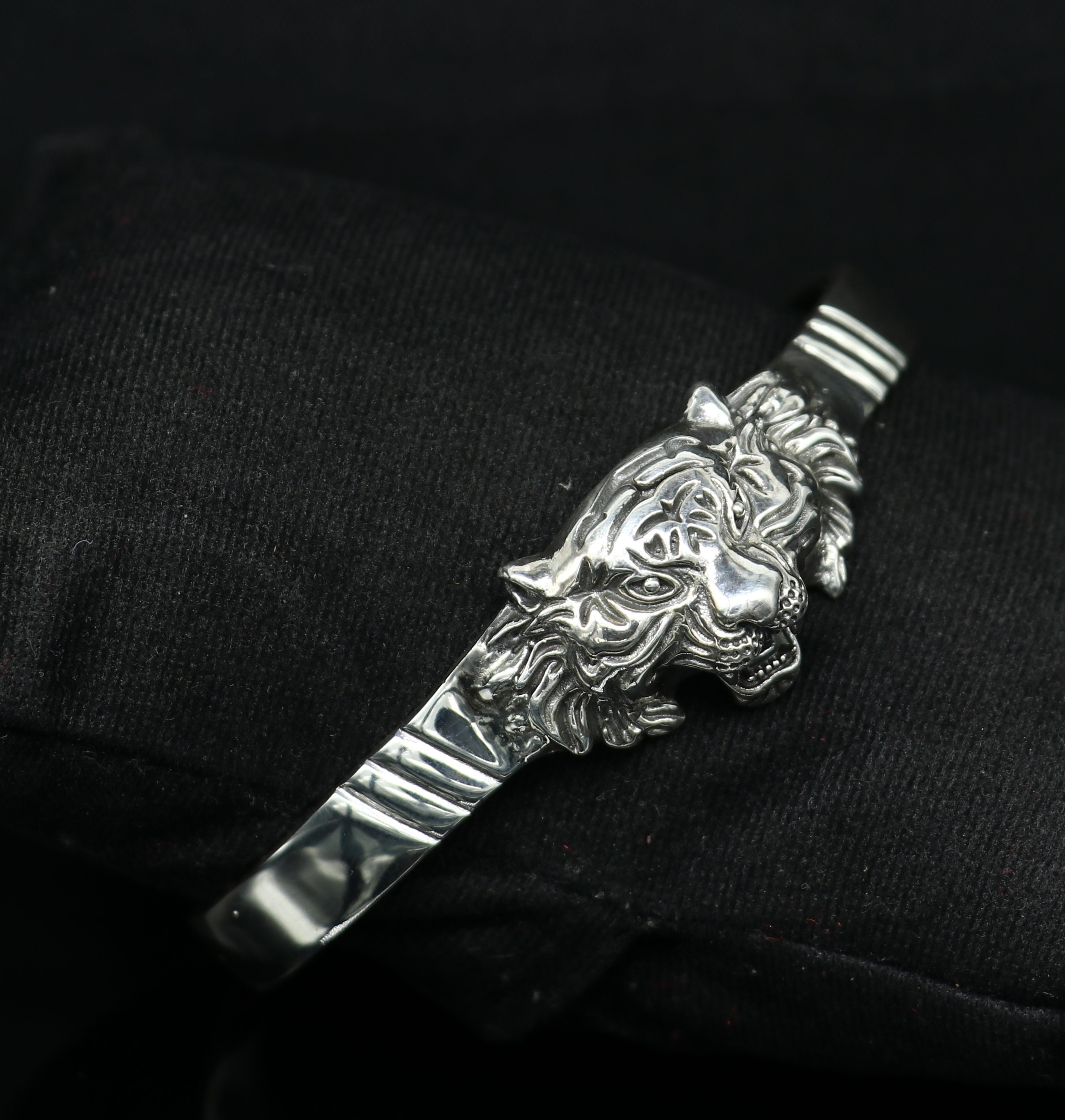 925 Sterling Silver Handmade Vintage Lion Design Stunning 925 Sterling Silver Handmade Vintage Lion Design Stunning