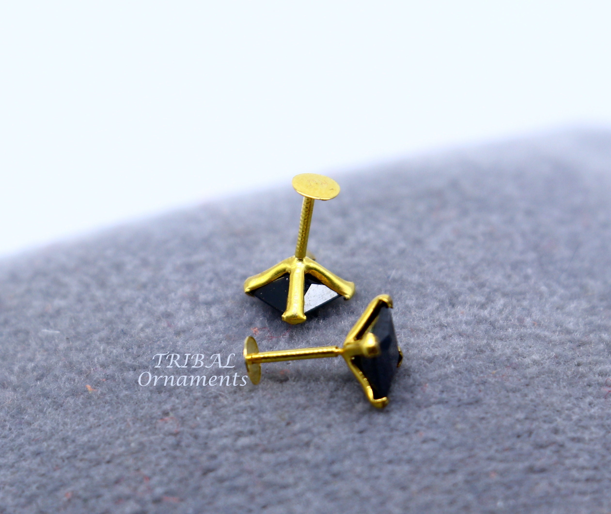 5mm 18kt Yellow Gold Handmade Single Black Stone Back Screw 5mm 18kt Yellow Gold Handmade Single Black Stone Back Screw