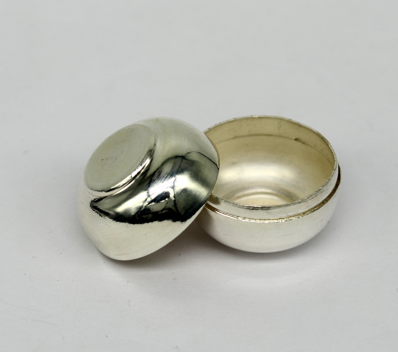 999 Fine Silver Handmade Gorgeous Small Idol's Prasad Box, Trinket Box ...