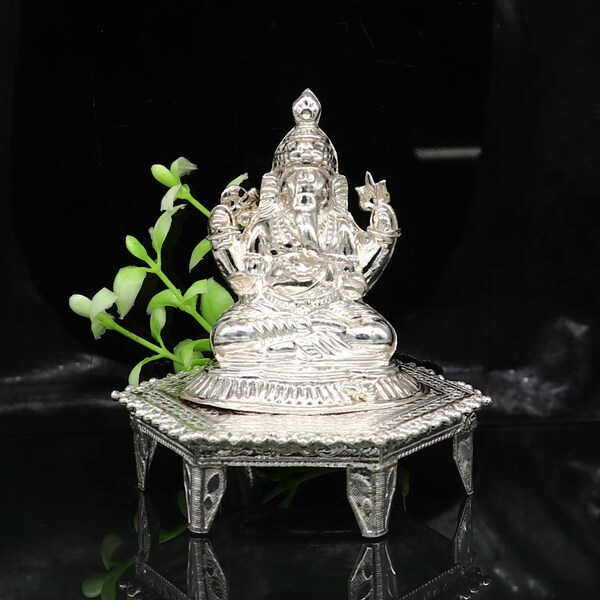 Idol Statue Stand - Etsy