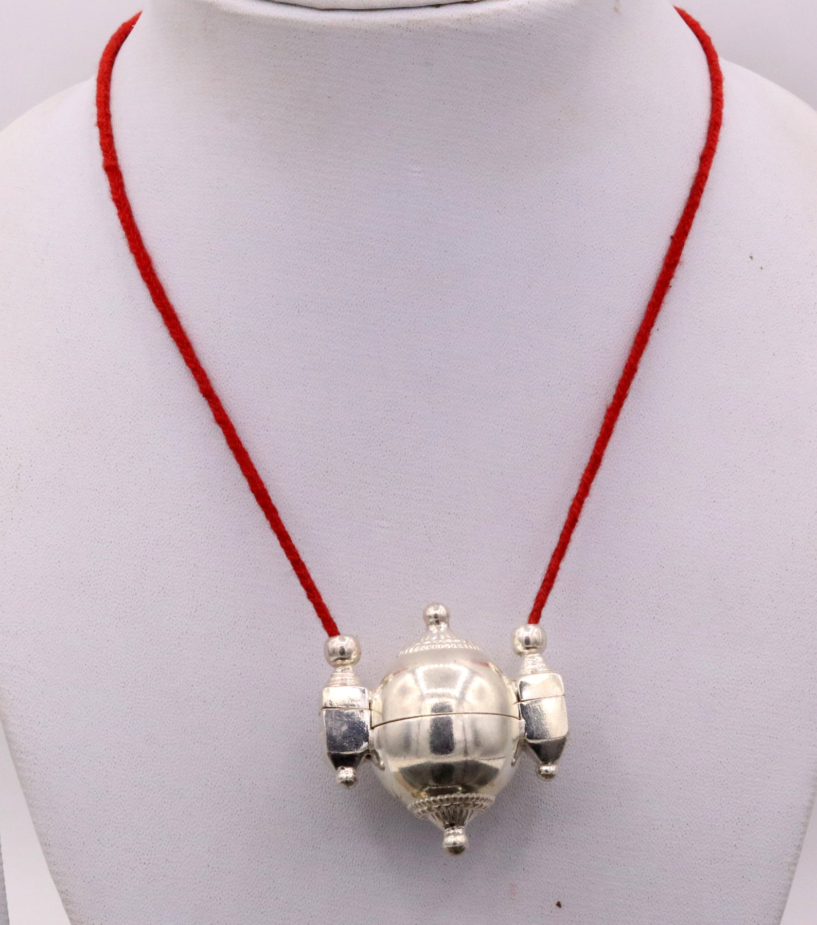 Vintage Design Solid Silver Lord Shiva Lingam Box Amulet Container ...