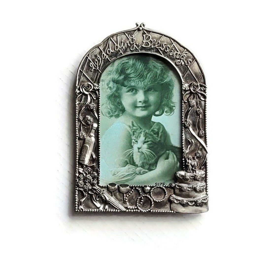 Vintage Tabletop Metal Photo Frame - Elegant Silver Round Display for ...