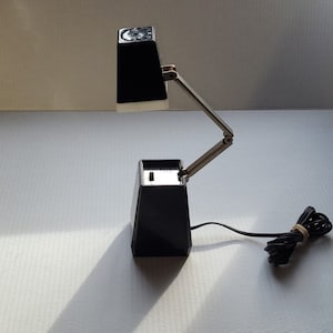Vintage Black Pyramid Folding High-intensity Desk Lamp in Nice Vintage ...