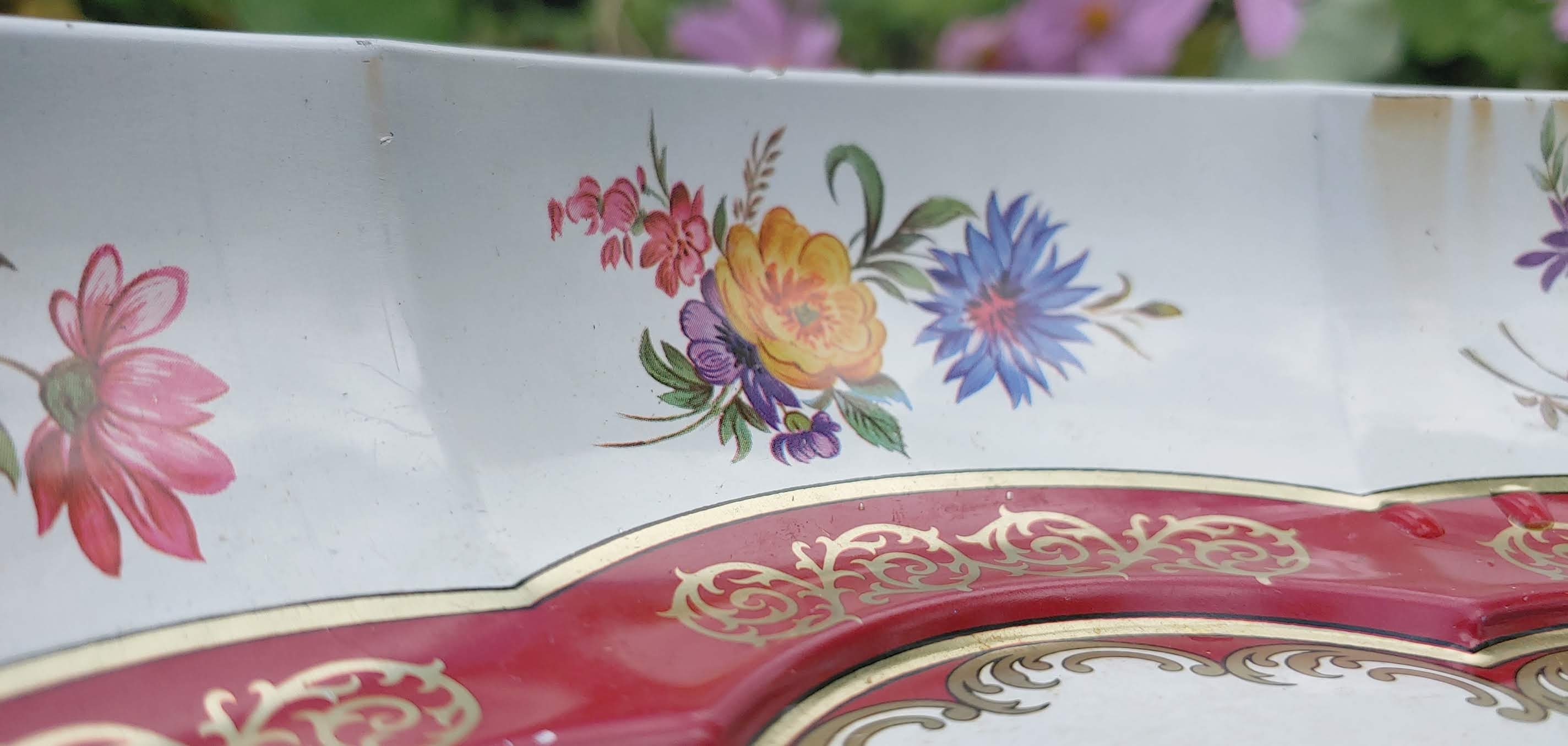 Round Tin Tray / Daher Decorated Tinware / Floral Pattern Tin - Etsy