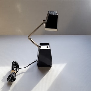 Vintage Black Pyramid Folding High-intensity Desk Lamp in Nice Vintage ...