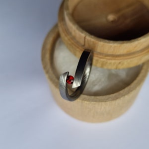 Stainless Damascus Steel Tension Ring With Diamond Cut Stone Setting ...