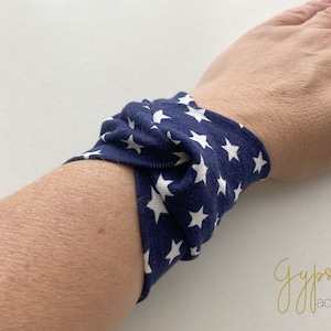 STARS TWIST Wrist Cuff, Dark Blue Wrist Bracelet Fashion Accessory ...