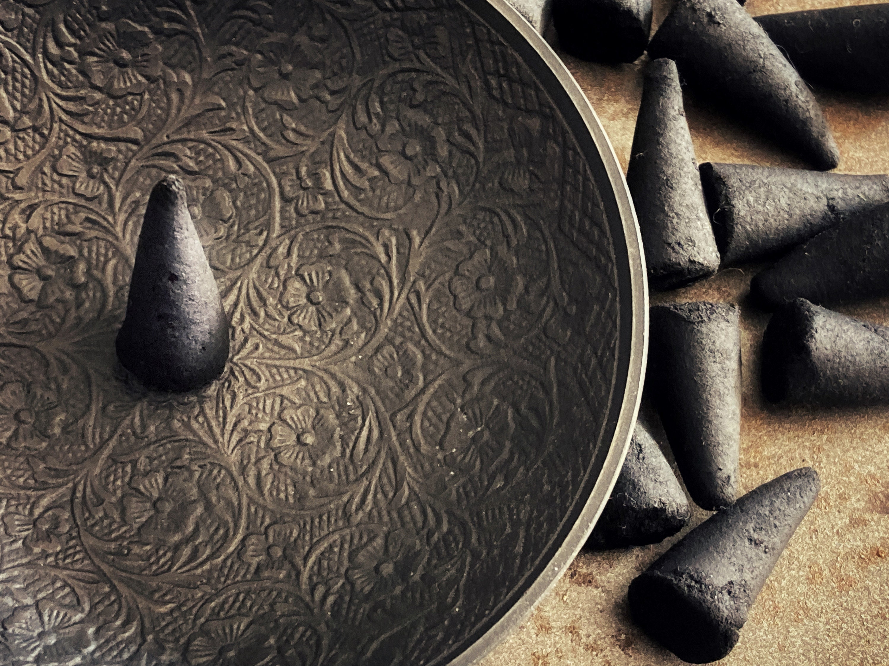 Collapsing Softly Charcoal Incense Cones in Gold Tin Eighteen Cones ...