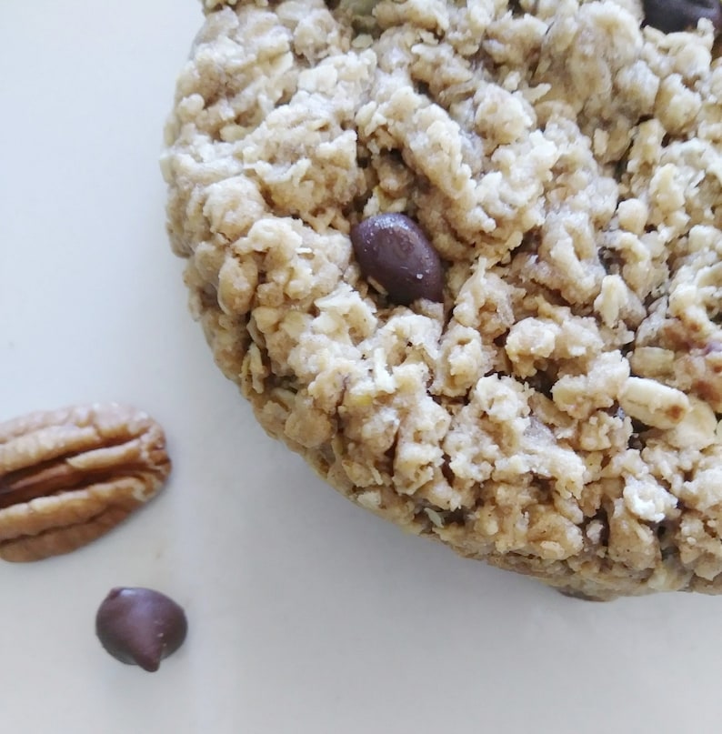 Assorted Gourmet Cookie Box, 12 Large Size Awesome Oat Cookies ...