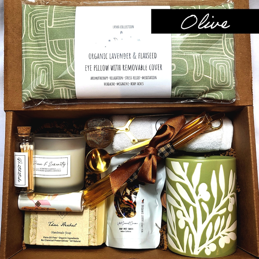 Pamper Me Giftbox, Lavender Eye Pillow, Hand Soap, Lip Balm, Towel, Mug ...