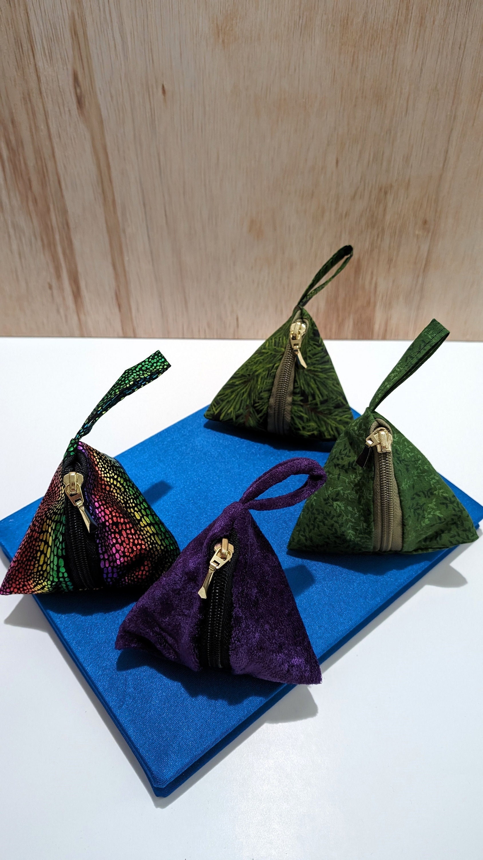 Small D4 Triangle Dice or Trinket Bag for Key Chains and Backpaks ...