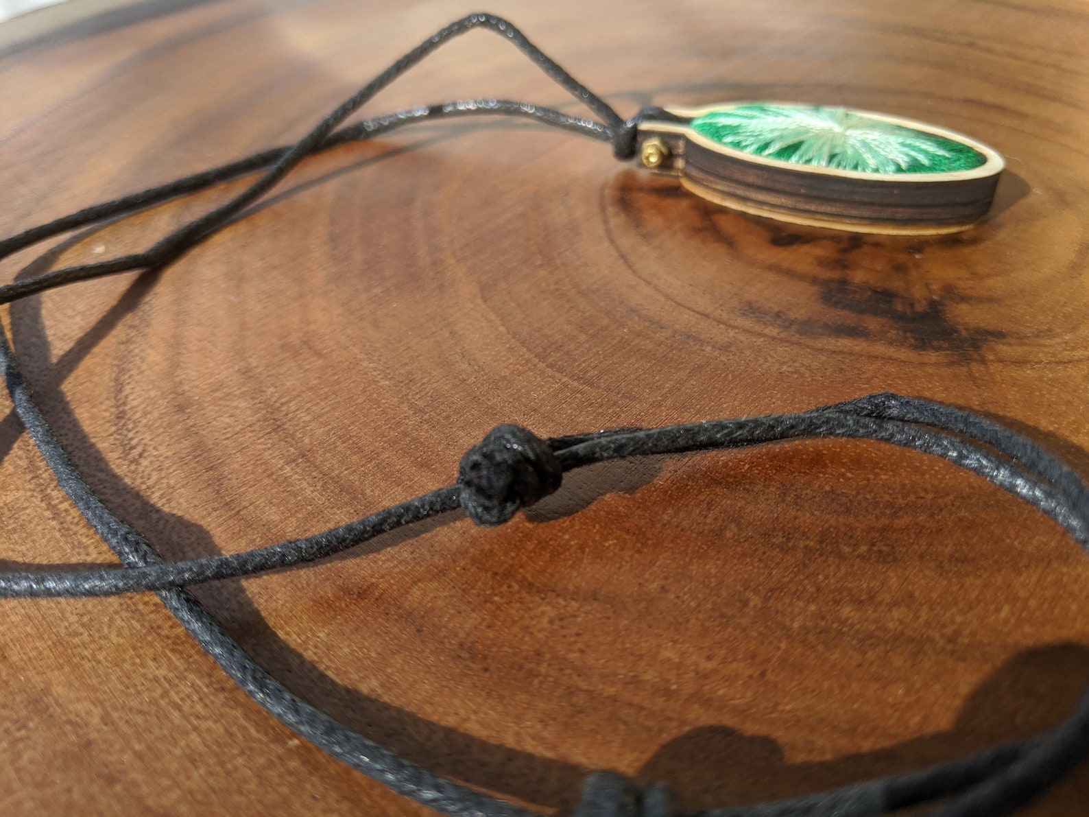 Emerald Green Oval Slipknot Pendant, Hand Embroidery Hoop Jewelry - Etsy