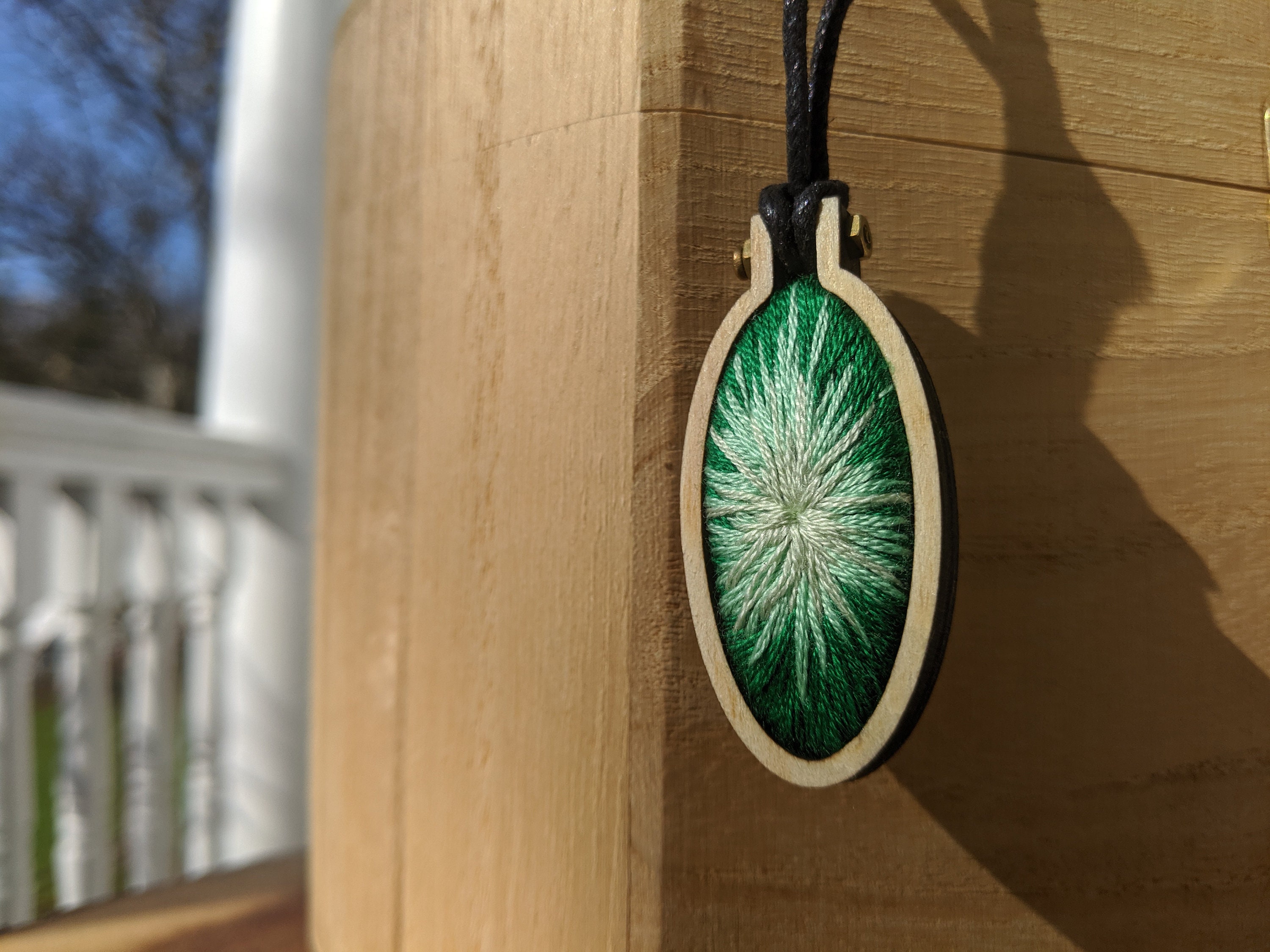 Emerald Green Oval Slipknot Pendant, Hand Embroidery Hoop Jewelry - Etsy