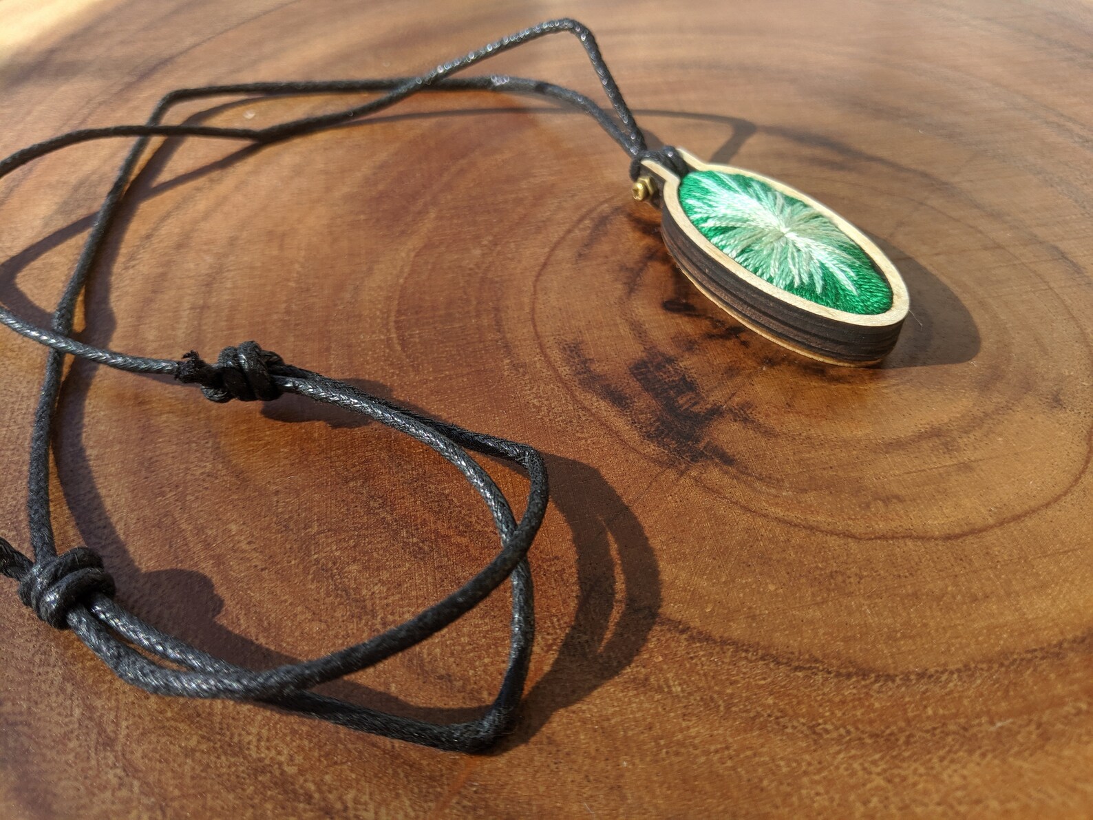 Emerald Green Oval Slipknot Pendant, Hand Embroidery Hoop Jewelry - Etsy