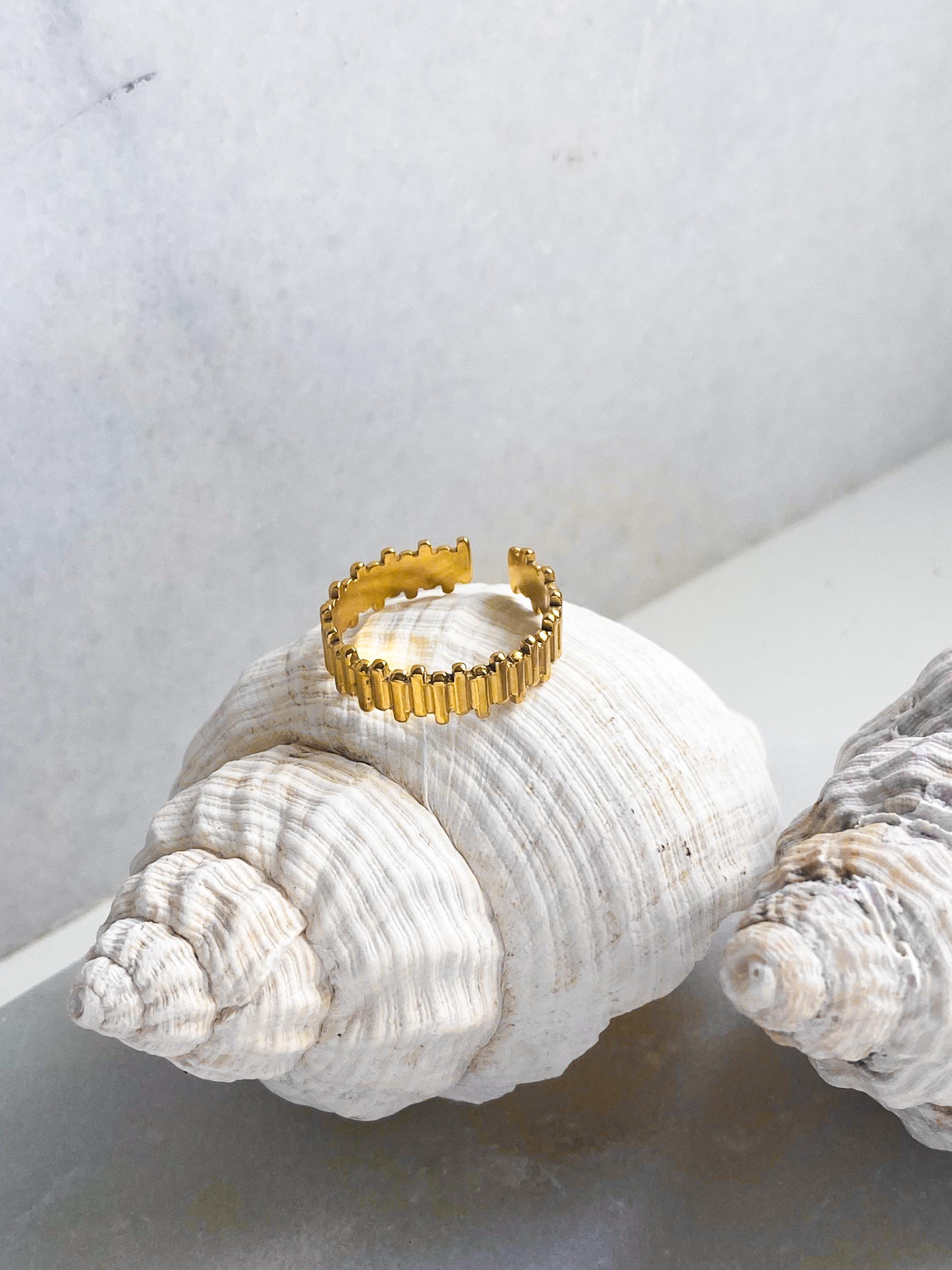 Organic Shape Wide Band With Lines, Antique Gold Knuckle Ring ...
