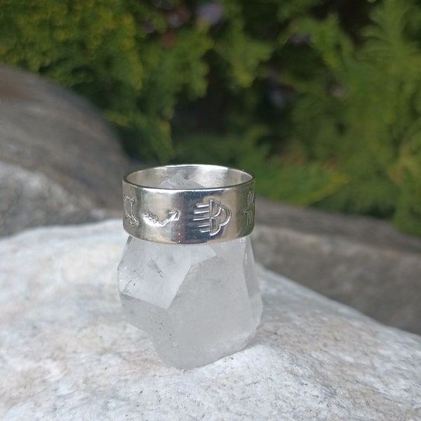 Storyteller Ring - Etsy