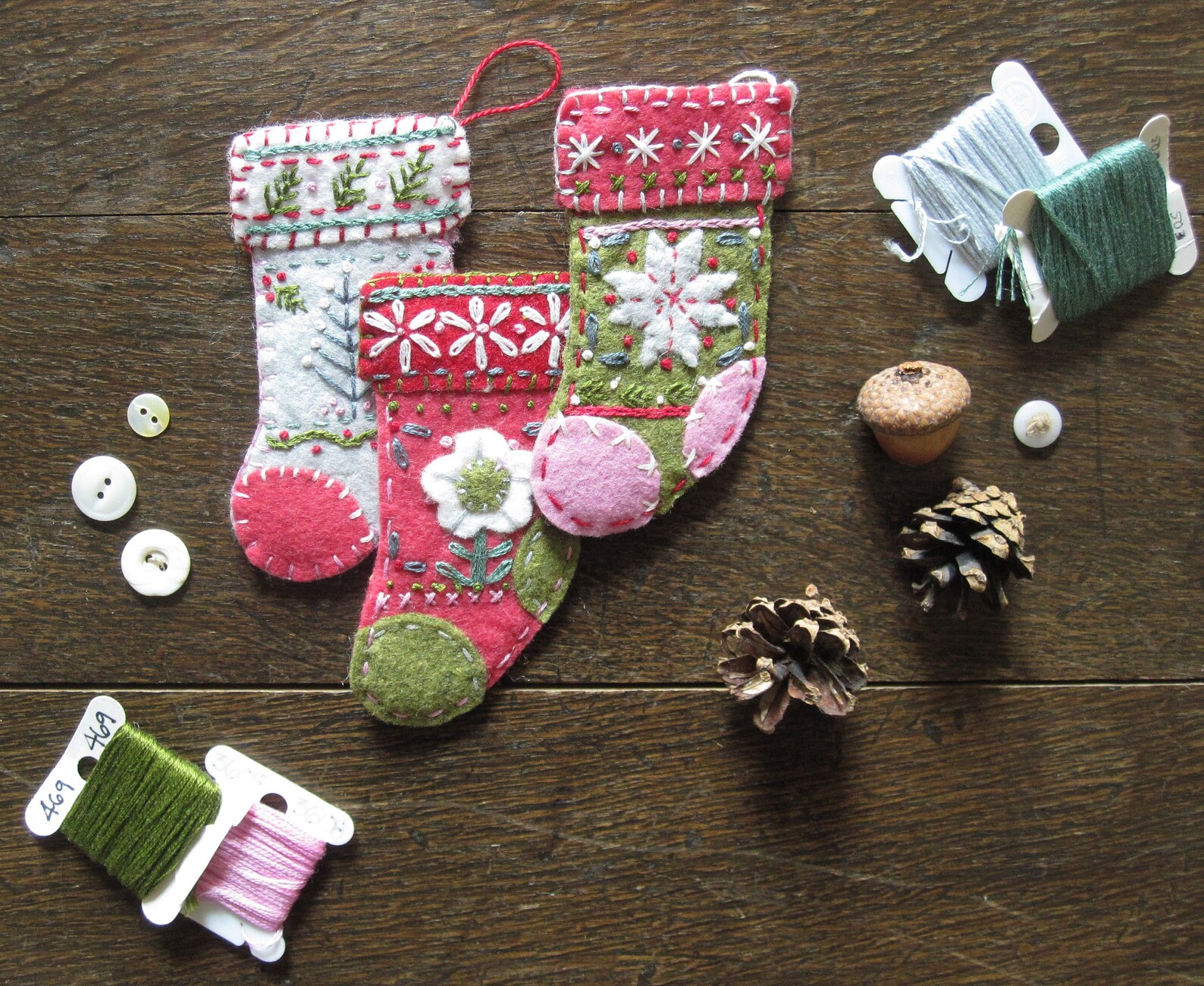 Pattern and Instructions Whimsical Felt Folk Art Stocking Ornament How ...