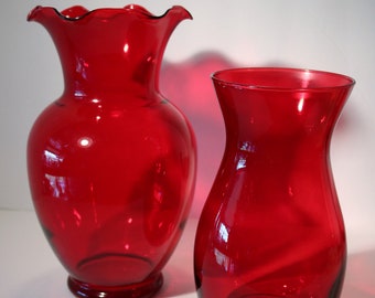 Large red glass vase | Etsy