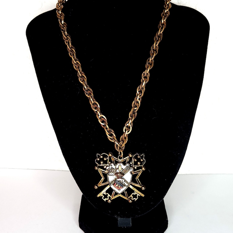 Maltese Cross Pendant - Etsy