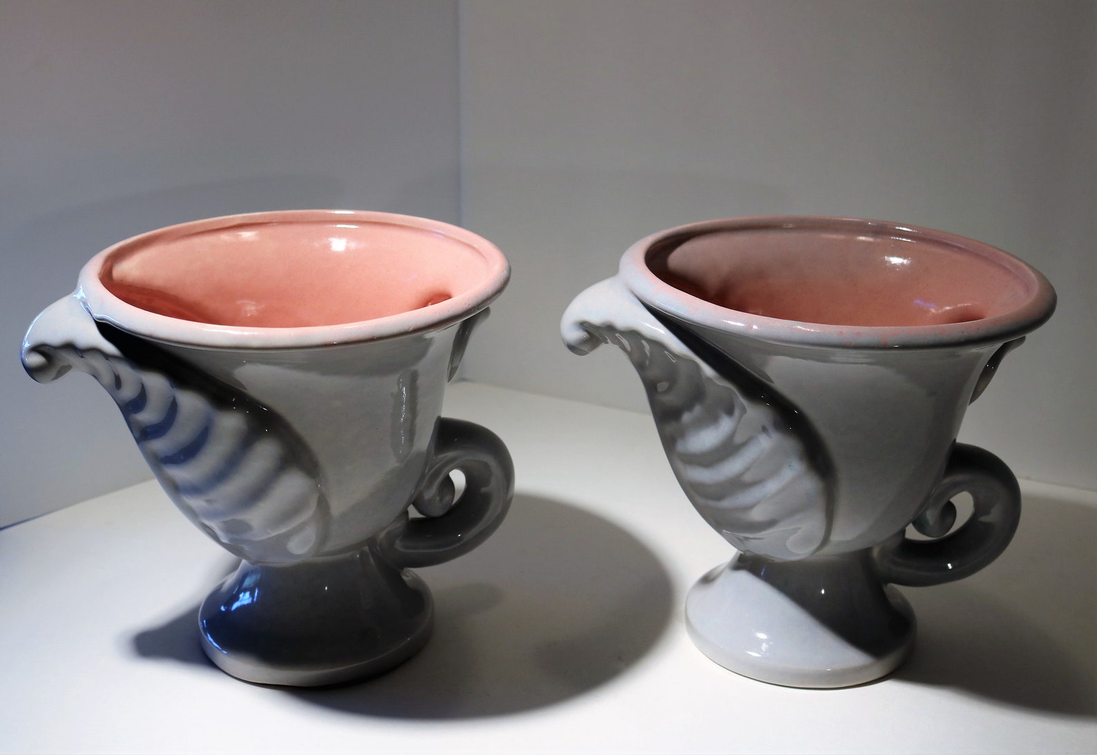 Vintage SET of TWO Early Gonder Pottery H80 Urn & Leaf - Etsy