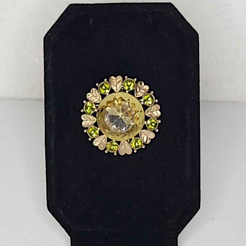 Avon Brooch - Etsy