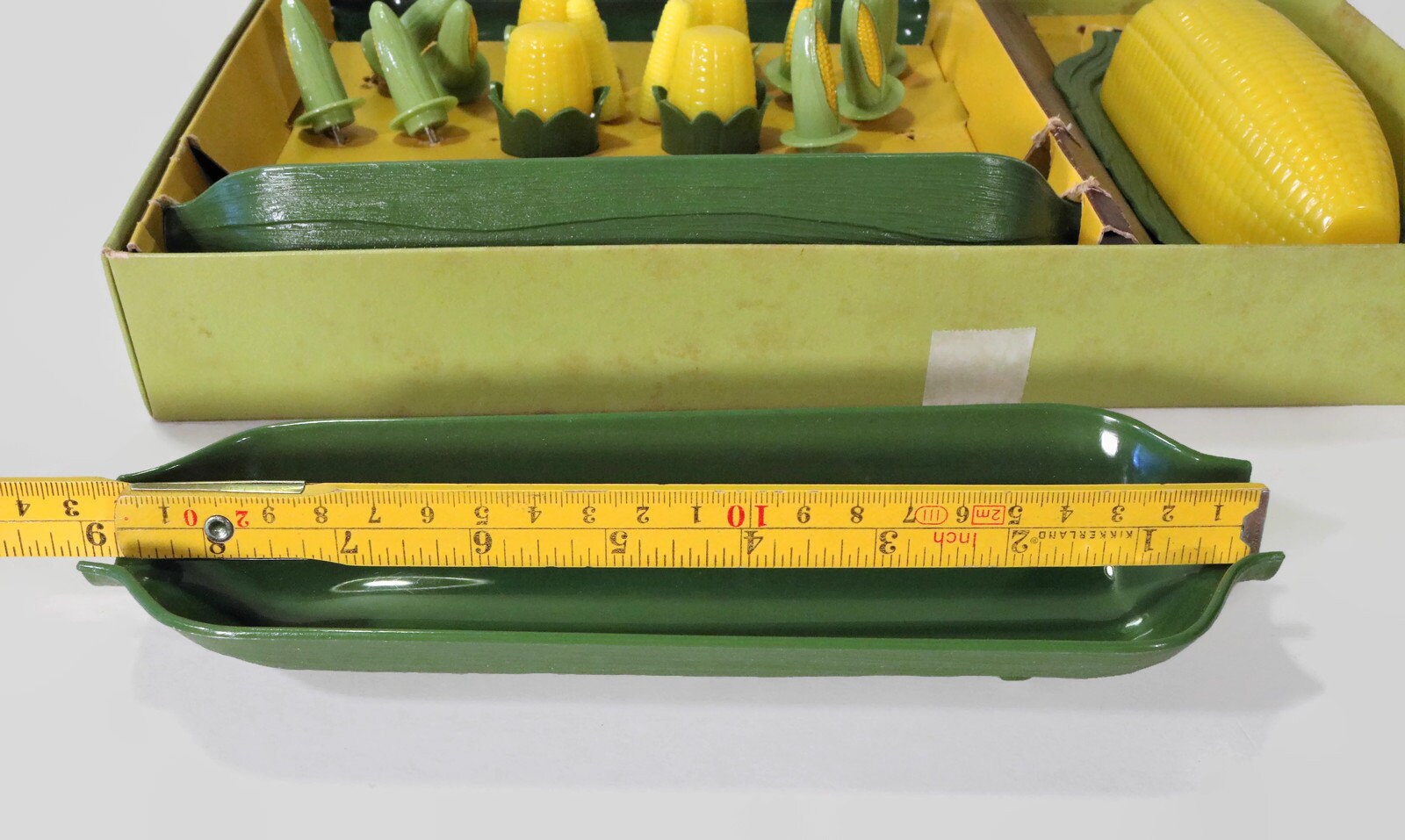1950's Serv-Rite by Royal Pacific Co. 20 pc Plastic Corn on the Cob Set