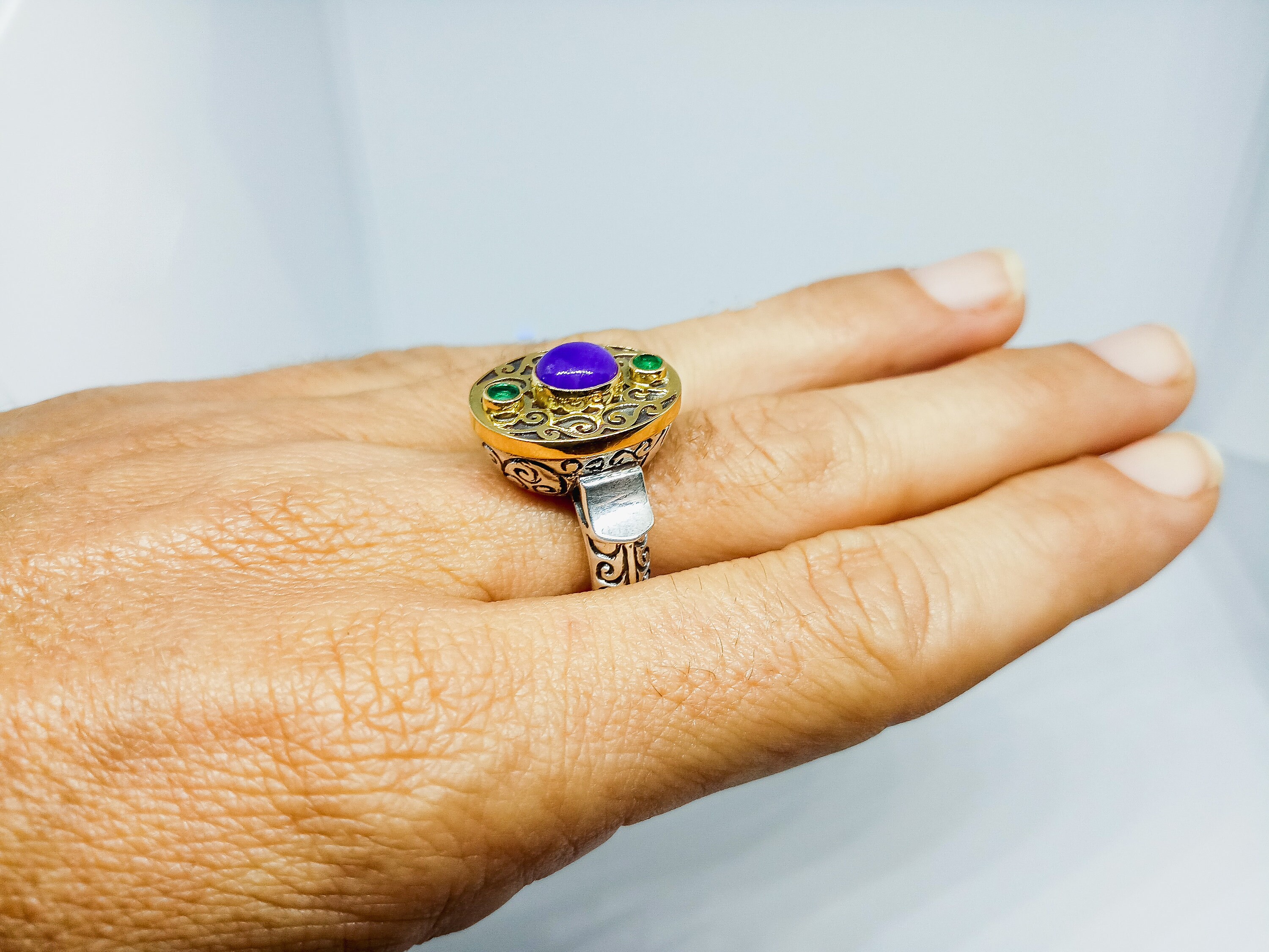 22k Gold Purple and Green Gemstone Ring Round Indian Sufir - Etsy