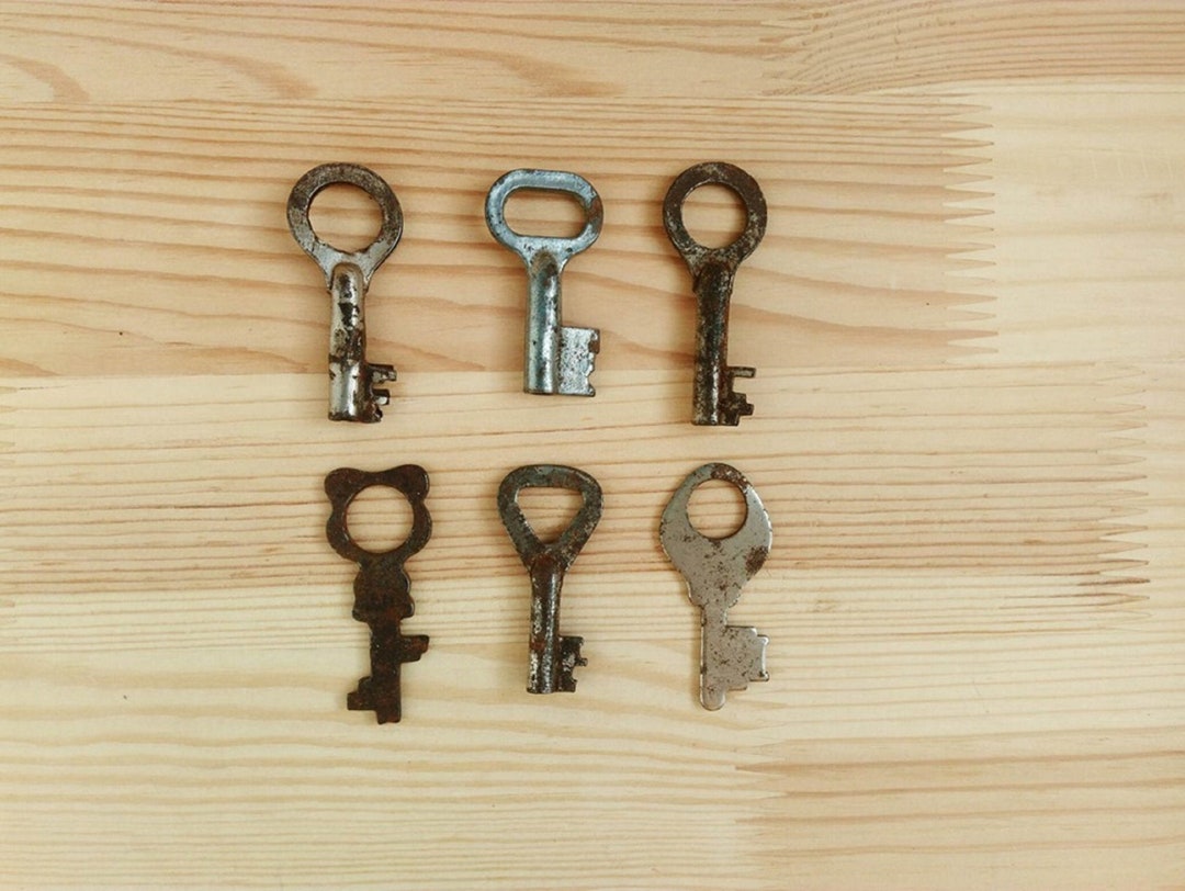 6 Old Rusty Keys Vintage Metal Skeleton Keys Antique Keys Steampunk ...