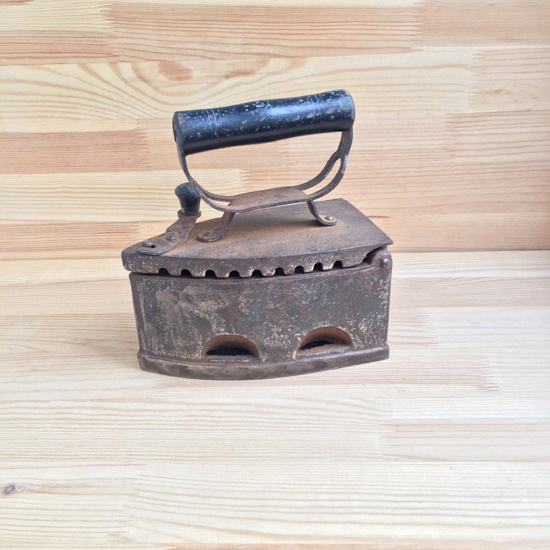 Antique Charcoal Iron | Very Old Iron | Ukrainian Traditional Clothes ...