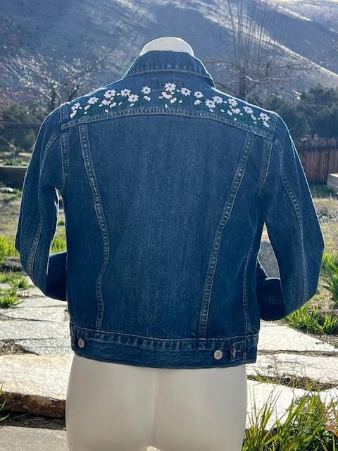 Hand Embroidered Denim Jacket, Custom Embroidery, Embroidery Art ...