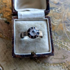 Antique ring with a hidden compartment / sentimental jewelry | Etsy