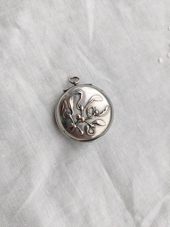 Antique Art Nouveau locket in silver plated metal sig… - Gem