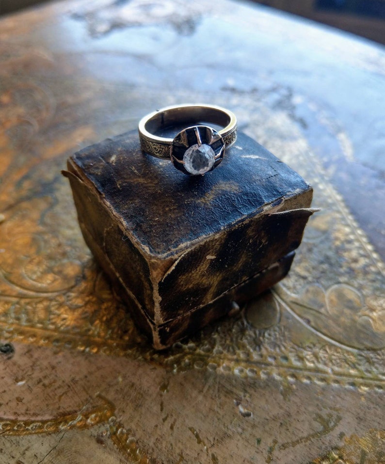 Antique Ring With a Hidden Compartment / Sentimental Jewelry - Etsy